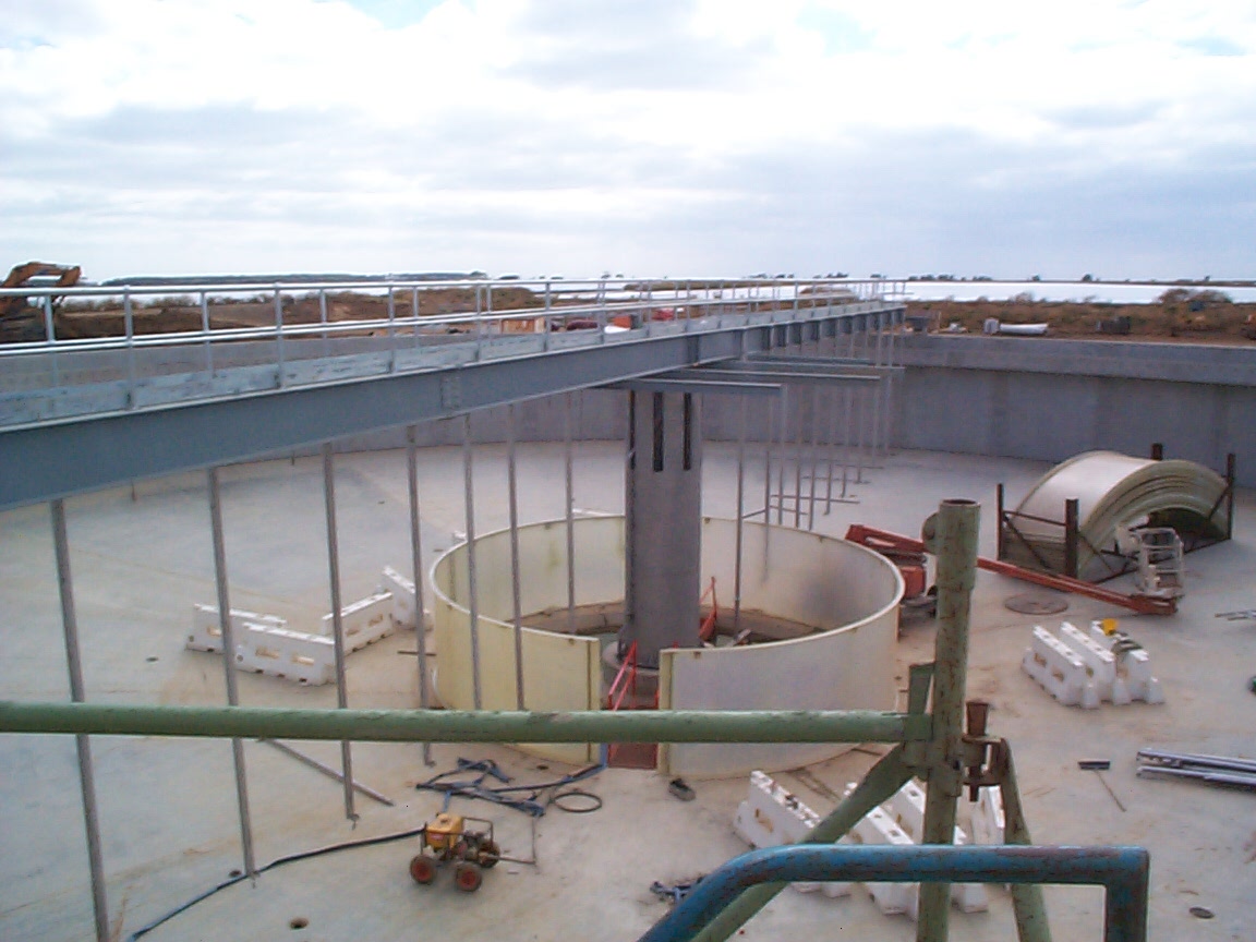 Multilayer Energy Dissipating Inlet Colomn at Center-Feed Clarifiers